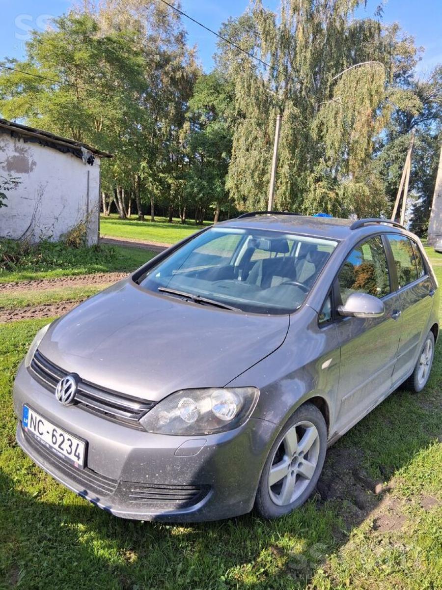 Grey Volkswagen Golf Plus 2010 in Bauska, with an engine capacity of 1.60 L and mileage of 295 thousand km for 3000 €, photo 1 on AUTOMOTO.COM.LV