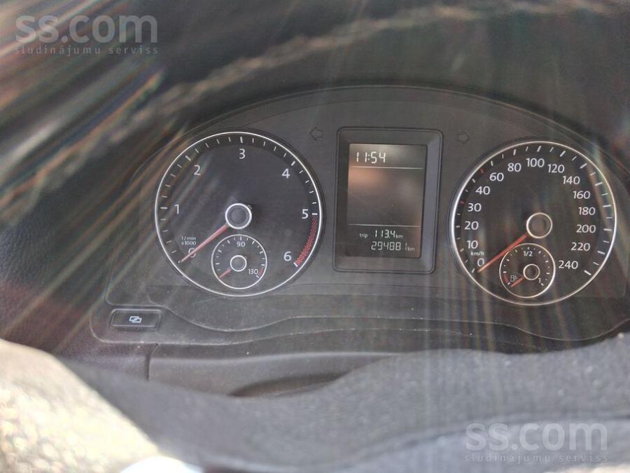Grey Volkswagen Golf Plus 2010 in Bauska, with an engine capacity of 1.60 L and mileage of 295 thousand km for 3000 €, photo 5 on AUTOMOTO.COM.LV