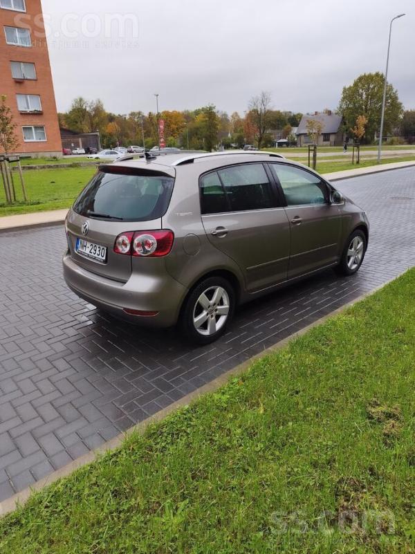 Grey Volkswagen Golf Plus 2010 in Kuldiga, with an engine capacity of 1.60 L and mileage of 206 thousand km for 6200 €, photo 4 on AUTOMOTO.COM.LV