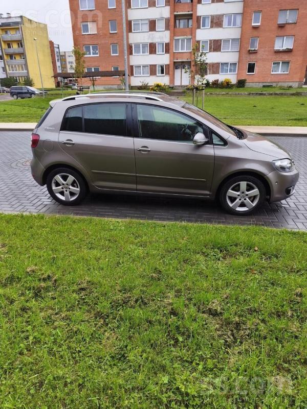 Grey Volkswagen Golf Plus 2010 in Kuldiga, with an engine capacity of 1.60 L and mileage of 206 thousand km for 6200 €, photo 6 on AUTOMOTO.COM.LV