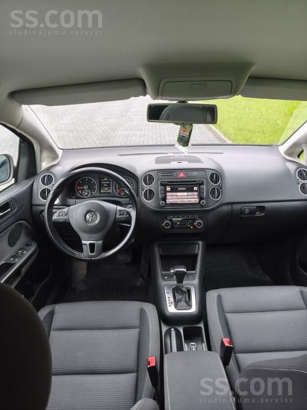 Grey Volkswagen Golf Plus 2010 in Kuldiga, with an engine capacity of 1.60 L and mileage of 206 thousand km for 6200 €, photo 10 on AUTOMOTO.COM.LV