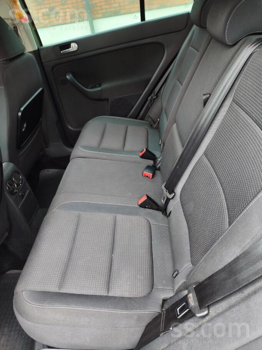Pelēks Volkswagen Golf Plus 2010 Kuldīga, ar dzinēja tilpumu 1.60 L un nobraukumu 206 tūkst. km par 6200 €, foto 12 vietnē AUTOMOTO.COM.LV