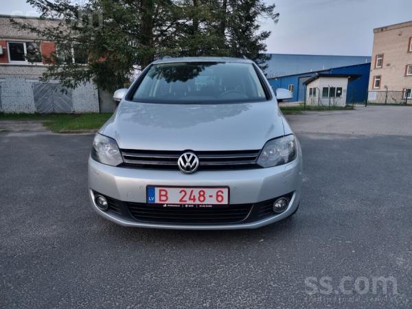 Pelēks Volkswagen Golf Plus 2011 Ogre, ar dzinēja tilpumu 1.60 L un nobraukumu 0 tūkst. km par 4970 €, foto 2 vietnē AUTOMOTO.COM.LV