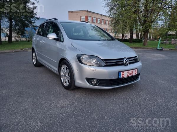 Pelēks Volkswagen Golf Plus 2011 Ogre, ar dzinēja tilpumu 1.60 L un nobraukumu 0 tūkst. km par 4970 €, foto 3 vietnē AUTOMOTO.COM.LV