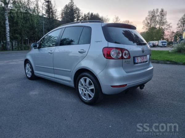 Pelēks Volkswagen Golf Plus 2011 Ogre, ar dzinēja tilpumu 1.60 L un nobraukumu 0 tūkst. km par 4970 €, foto 7 vietnē AUTOMOTO.COM.LV