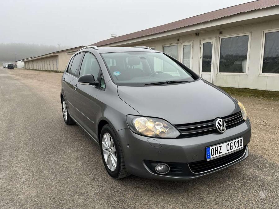 Pelēks Volkswagen Golf Plus 2011 Viļņa, ar dzinēja tilpumu 1.20 L un nobraukumu 167 tūkst. km par 3650 €, foto 1 vietnē AUTOMOTO.COM.LV