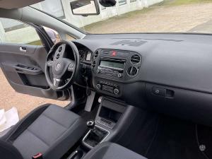 Pelēks Volkswagen Golf Plus 2011 Viļņa, ar dzinēja tilpumu 1.20 L un nobraukumu 167 tūkst. km par 3650 €, foto 13 vietnē AUTOMOTO.COM.LV