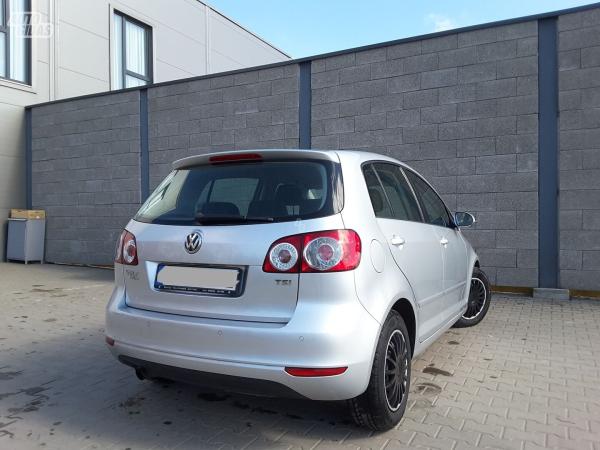 Pelēks Volkswagen Golf Plus 2011 Kretinga, ar dzinēja tilpumu 1.20 L un nobraukumu 142 tūkst. km par 5650 €, foto 4 vietnē AUTOMOTO.COM.LV