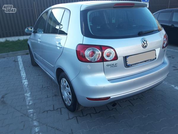 Grey Volkswagen Golf Plus 2011 in Kretinga, with an engine capacity of 1.20 L and mileage of 142 thousand km for 5599 €, photo 4 on AUTOMOTO.COM.LV