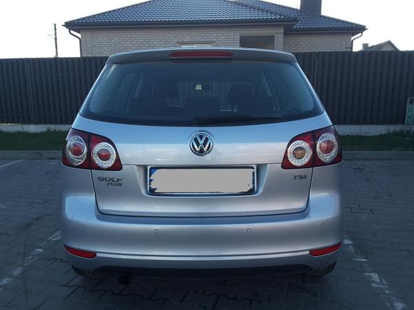 Grey Volkswagen Golf Plus 2011 in Kretinga, with an engine capacity of 1.20 L and mileage of 142 thousand km for 5599 €, photo 8 on AUTOMOTO.COM.LV