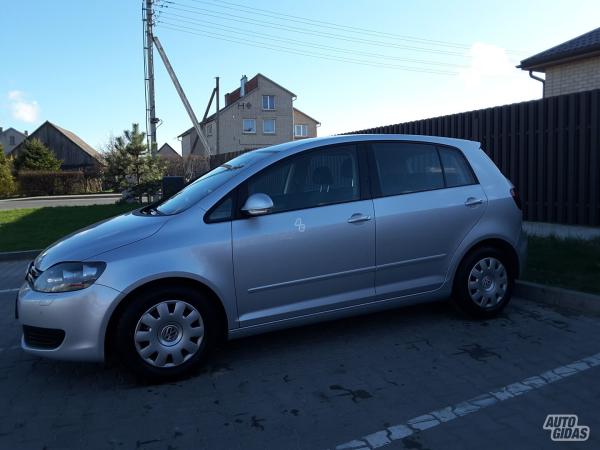 Grey Volkswagen Golf Plus 2011 in Kretinga, with an engine capacity of 1.20 L and mileage of 142 thousand km for 5599 €, photo 10 on AUTOMOTO.COM.LV