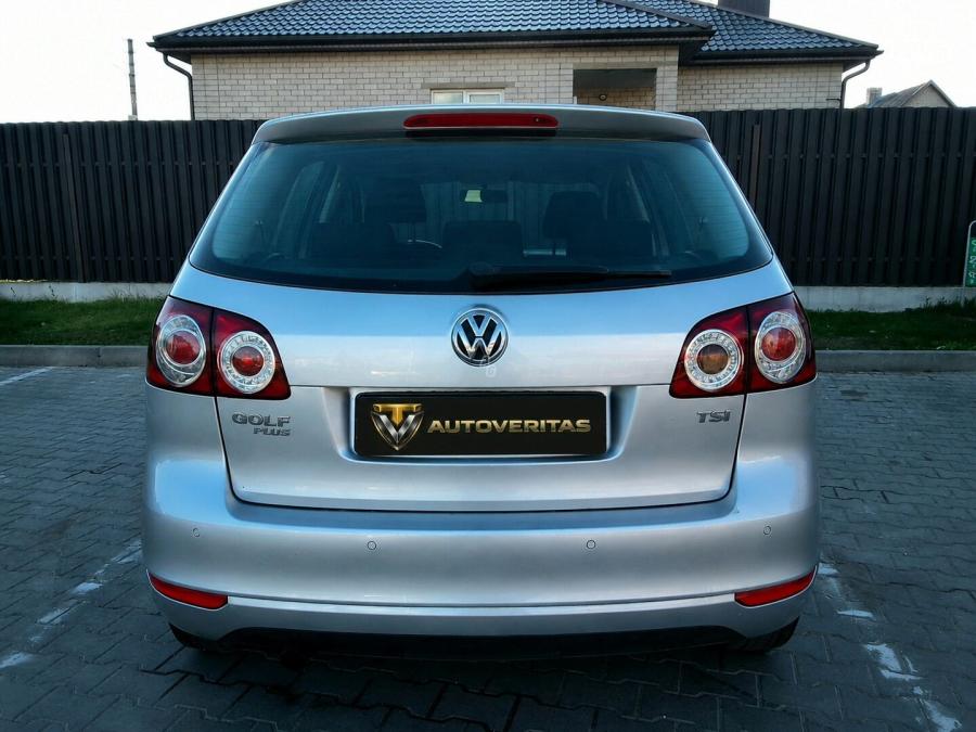 Grey Volkswagen Golf Plus 2011 in Kretinga, with an engine capacity of 1.20 L and mileage of 142 thousand km for 5499 €, photo 4 on AUTOMOTO.COM.LV