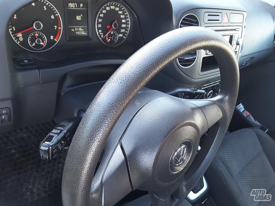 Grey Volkswagen Golf Plus 2011 in Kretinga, with an engine capacity of 1.20 L and mileage of 142 thousand km for 5499 €, photo 12 on AUTOMOTO.COM.LV