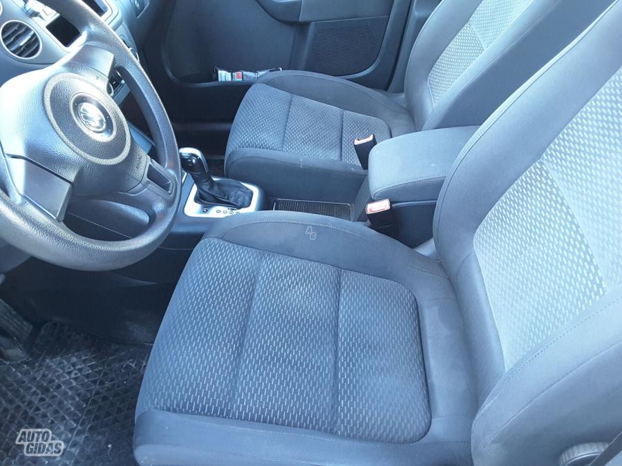 Grey Volkswagen Golf Plus 2011 in Kretinga, with an engine capacity of 1.20 L and mileage of 142 thousand km for 5499 €, photo 16 on AUTOMOTO.COM.LV