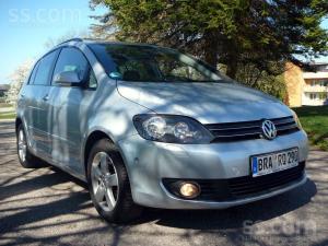 Grey Volkswagen Golf Plus 2011 in Cesis, with an engine capacity of 1.60 L and mileage of 0 thousand km for 4490 €, photo 1 on AUTOMOTO.COM.LV