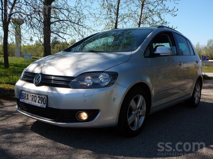 Grey Volkswagen Golf Plus 2011 in Cesis, with an engine capacity of 1.60 L and mileage of 0 thousand km for 4490 €, photo 3 on AUTOMOTO.COM.LV