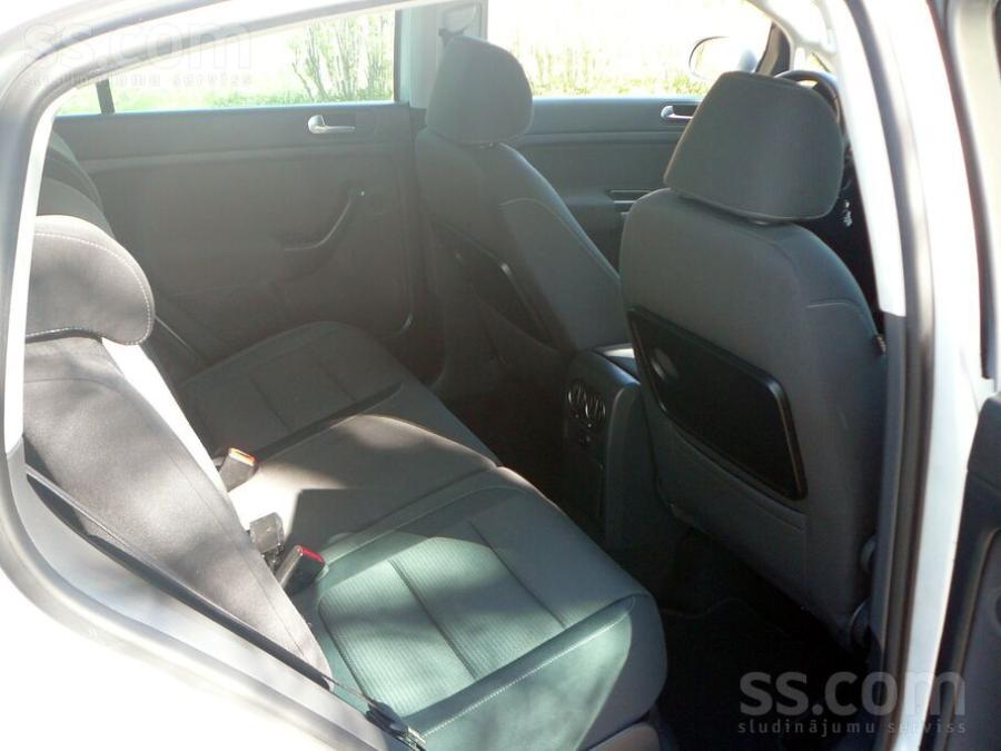 Grey Volkswagen Golf Plus 2011 in Cesis, with an engine capacity of 1.60 L and mileage of 0 thousand km for 4490 €, photo 12 on AUTOMOTO.COM.LV