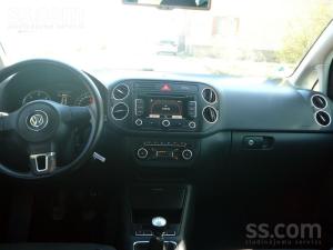 Grey Volkswagen Golf Plus 2011 in Cesis, with an engine capacity of 1.60 L and mileage of 0 thousand km for 4490 €, photo 13 on AUTOMOTO.COM.LV