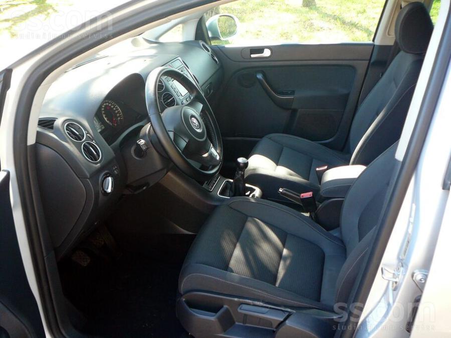 Grey Volkswagen Golf Plus 2011 in Cesis, with an engine capacity of 1.60 L and mileage of 0 thousand km for 4490 €, photo 16 on AUTOMOTO.COM.LV