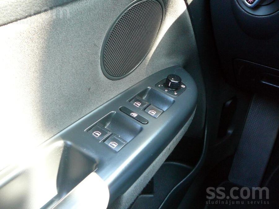 Grey Volkswagen Golf Plus 2011 in Cesis, with an engine capacity of 1.60 L and mileage of 0 thousand km for 4490 €, photo 18 on AUTOMOTO.COM.LV