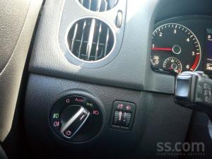 Grey Volkswagen Golf Plus 2011 in Cesis, with an engine capacity of 1.60 L and mileage of 0 thousand km for 4490 €, photo 19 on AUTOMOTO.COM.LV