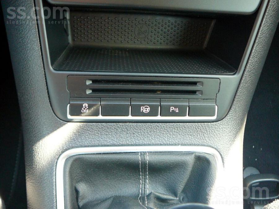 Grey Volkswagen Golf Plus 2011 in Cesis, with an engine capacity of 1.60 L and mileage of 0 thousand km for 4490 €, photo 21 on AUTOMOTO.COM.LV