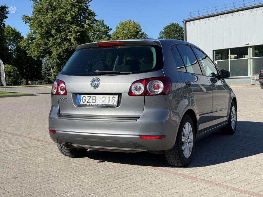 Grey Volkswagen Golf Plus 2011 in Vilnius, with an engine capacity of 1.20 L and mileage of 193 thousand km for 4499 €, photo 5 on AUTOMOTO.COM.LV