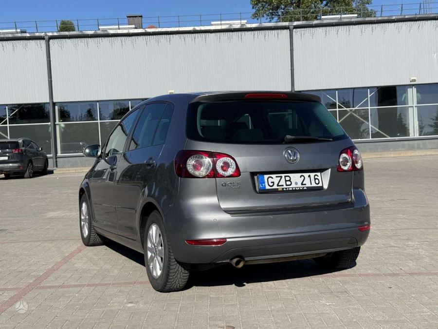 Grey Volkswagen Golf Plus 2011 in Vilnius, with an engine capacity of 1.20 L and mileage of 193 thousand km for 4499 €, photo 7 on AUTOMOTO.COM.LV