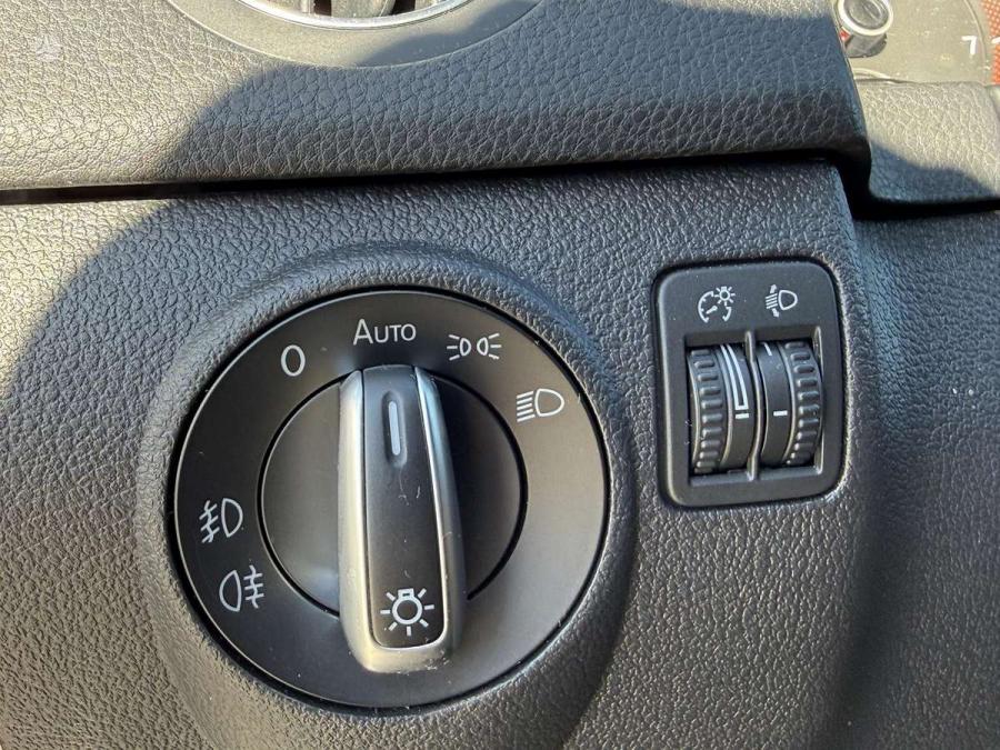 Grey Volkswagen Golf Plus 2011 in Vilnius, with an engine capacity of 1.20 L and mileage of 193 thousand km for 4499 €, photo 17 on AUTOMOTO.COM.LV