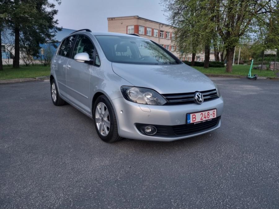 Grey Volkswagen Golf Plus 2011 in Riga, with an engine capacity of 1.60 L and mileage of 225 thousand km for 5570 €, photo 6 on AUTOMOTO.COM.LV