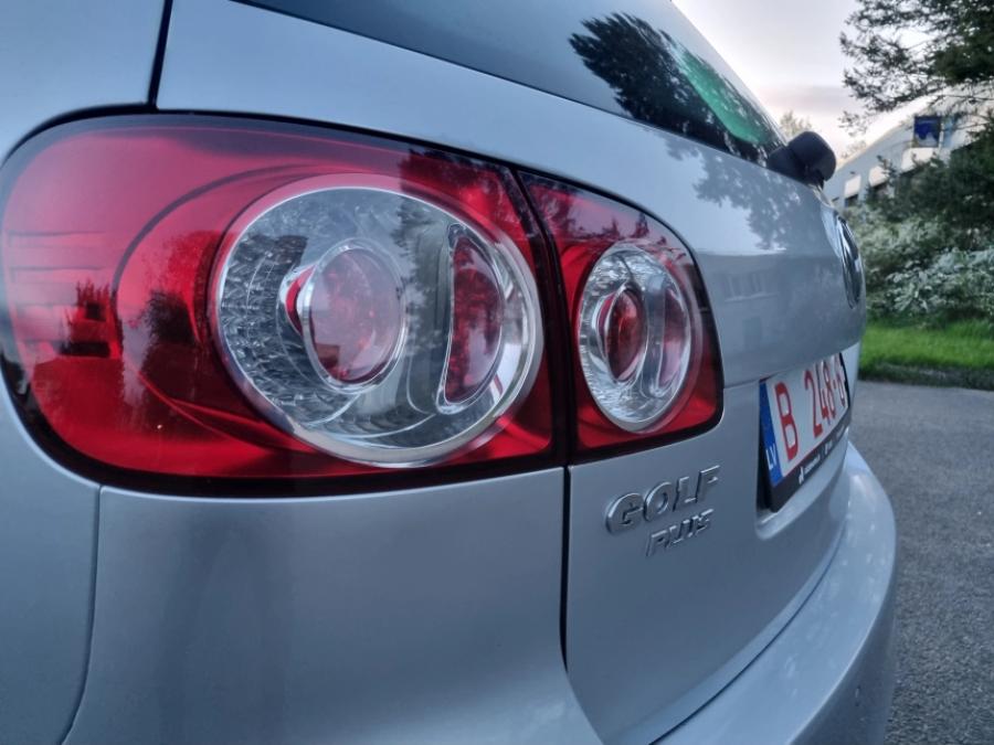 Grey Volkswagen Golf Plus 2011 in Riga, with an engine capacity of 1.60 L and mileage of 225 thousand km for 5570 €, photo 14 on AUTOMOTO.COM.LV