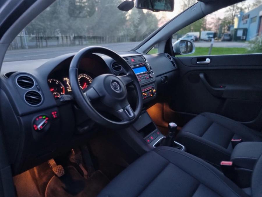 Grey Volkswagen Golf Plus 2011 in Riga, with an engine capacity of 1.60 L and mileage of 225 thousand km for 5570 €, photo 17 on AUTOMOTO.COM.LV