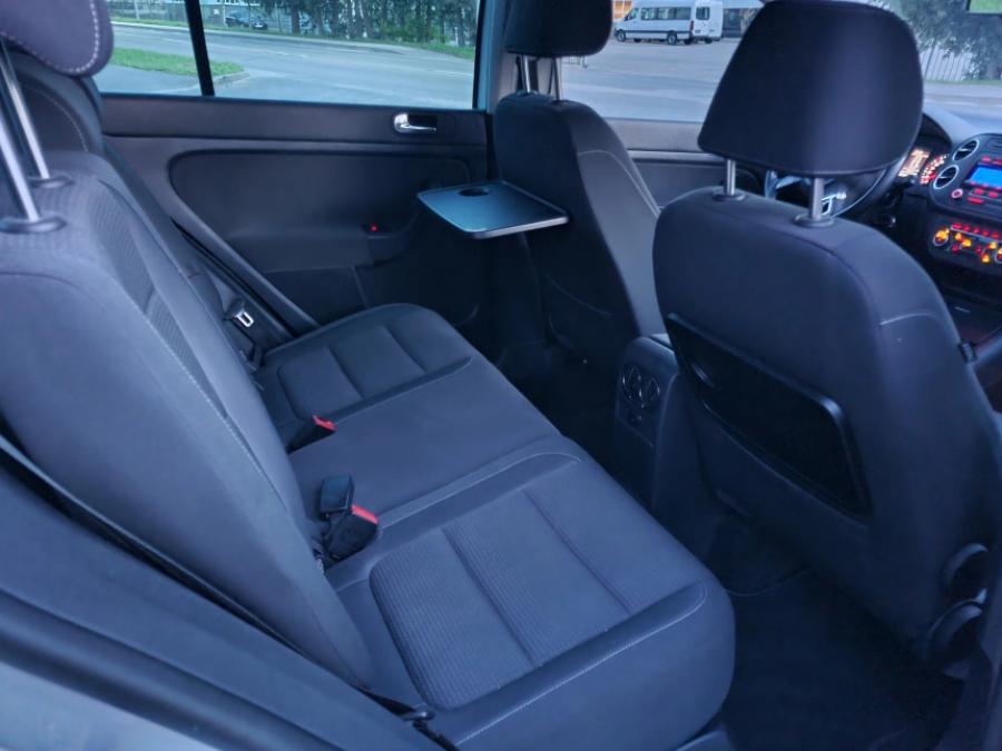 Grey Volkswagen Golf Plus 2011 in Riga, with an engine capacity of 1.60 L and mileage of 225 thousand km for 5570 €, photo 25 on AUTOMOTO.COM.LV
