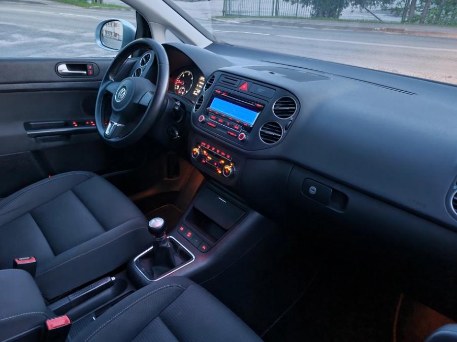 Grey Volkswagen Golf Plus 2011 in Riga, with an engine capacity of 1.60 L and mileage of 225 thousand km for 5570 €, photo 28 on AUTOMOTO.COM.LV
