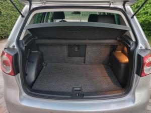 Grey Volkswagen Golf Plus 2011 in Riga, with an engine capacity of 1.60 L and mileage of 225 thousand km for 5570 €, photo 33 on AUTOMOTO.COM.LV