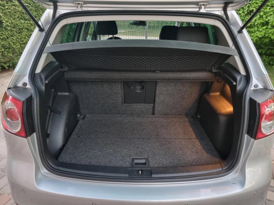 Grey Volkswagen Golf Plus 2011 in Riga, with an engine capacity of 1.60 L and mileage of 225 thousand km for 5570 €, photo 33 on AUTOMOTO.COM.LV