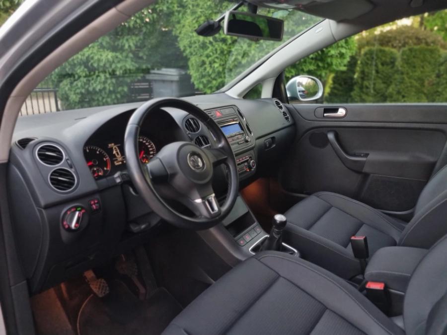 Grey Volkswagen Golf Plus 2011 in Riga, with an engine capacity of 1.60 L and mileage of 225 thousand km for 5570 €, photo 40 on AUTOMOTO.COM.LV