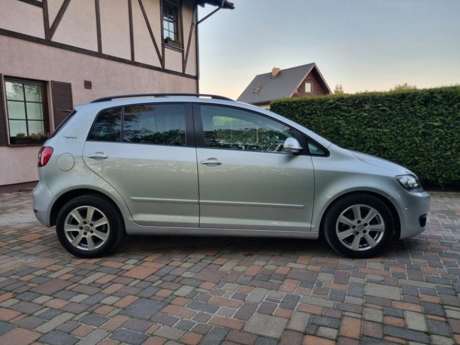 Grey Volkswagen Golf Plus 2011 in Riga, with an engine capacity of 1.60 L and mileage of 225 thousand km for 5570 €, photo 51 on AUTOMOTO.COM.LV