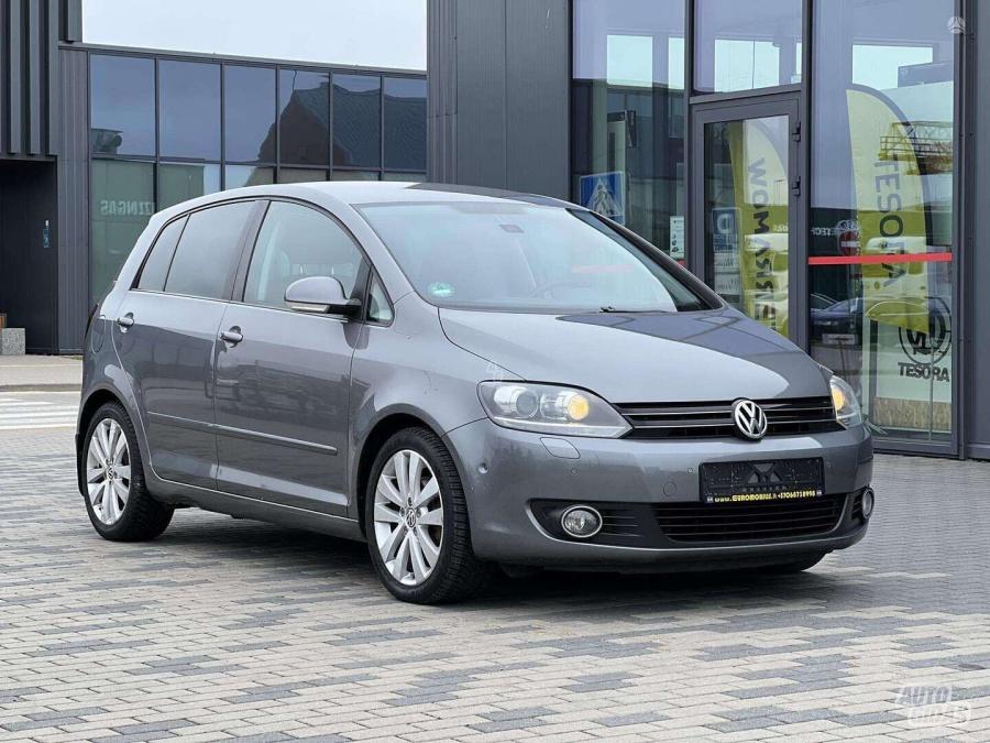 Grey Volkswagen Golf Plus 2011 in Siauliai, with an engine capacity of 2.00 L and mileage of 284 thousand km for 5600 €, photo 3 on AUTOMOTO.COM.LV