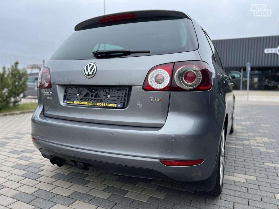 Grey Volkswagen Golf Plus 2011 in Siauliai, with an engine capacity of 2.00 L and mileage of 284 thousand km for 5600 €, photo 10 on AUTOMOTO.COM.LV