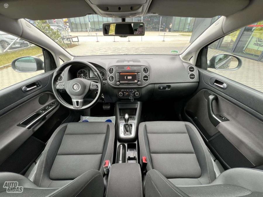 Grey Volkswagen Golf Plus 2011 in Siauliai, with an engine capacity of 2.00 L and mileage of 284 thousand km for 5600 €, photo 15 on AUTOMOTO.COM.LV