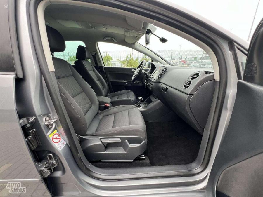 Grey Volkswagen Golf Plus 2011 in Siauliai, with an engine capacity of 2.00 L and mileage of 284 thousand km for 5600 €, photo 20 on AUTOMOTO.COM.LV