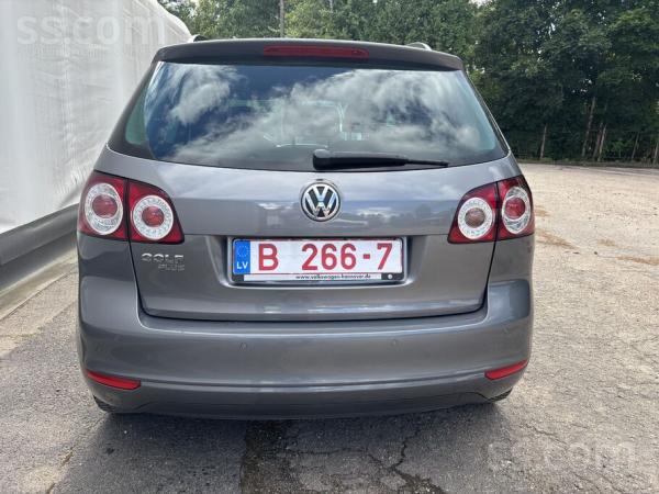 Pelēks Volkswagen Golf Plus 2011 Ogre, ar dzinēja tilpumu 1.40 L un nobraukumu 215 tūkst. km par 5100 €, foto 10 vietnē AUTOMOTO.COM.LV