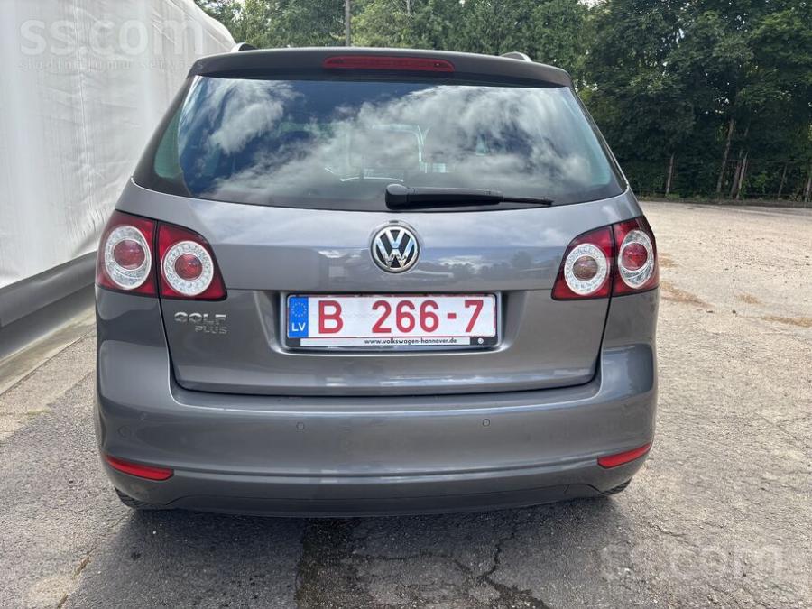 Pelēks Volkswagen Golf Plus 2011 Ogre, ar dzinēja tilpumu 1.40 L un nobraukumu 215 tūkst. km par 5100 €, foto 11 vietnē AUTOMOTO.COM.LV