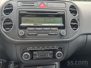 Pelēks Volkswagen Golf Plus 2011 Ogre, ar dzinēja tilpumu 1.40 L un nobraukumu 215 tūkst. km par 5100 €, foto 17 vietnē AUTOMOTO.COM.LV
