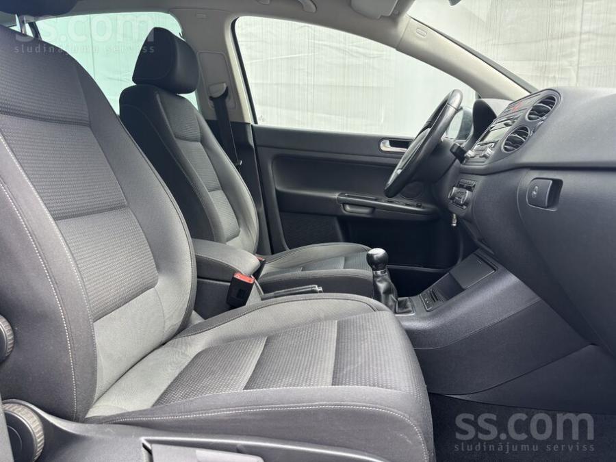 Pelēks Volkswagen Golf Plus 2011 Ogre, ar dzinēja tilpumu 1.40 L un nobraukumu 215 tūkst. km par 5100 €, foto 19 vietnē AUTOMOTO.COM.LV