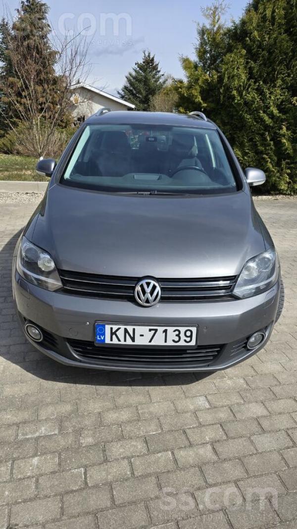 Pelēks Volkswagen Golf Plus 2011 Rīga, ar dzinēja tilpumu 1.60 L un nobraukumu 237 tūkst. km par 3500 €, foto 1 vietnē AUTOMOTO.COM.LV