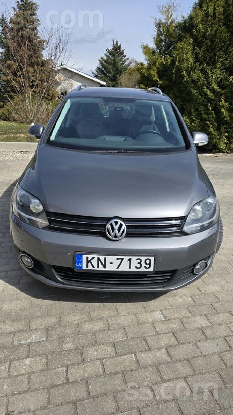 Pelēks Volkswagen Golf Plus 2011 Rīga, ar dzinēja tilpumu 1.60 L un nobraukumu 237 tūkst. km par 3500 €, foto 1 vietnē AUTOMOTO.COM.LV