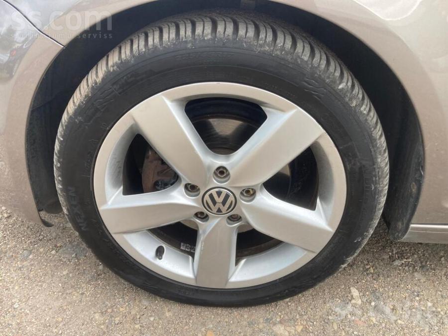 Pelēks Volkswagen Golf Plus 2011 Rīga, ar dzinēja tilpumu 2.00 L un nobraukumu 239 tūkst. km par 5600 €, foto 18 vietnē AUTOMOTO.COM.LV
