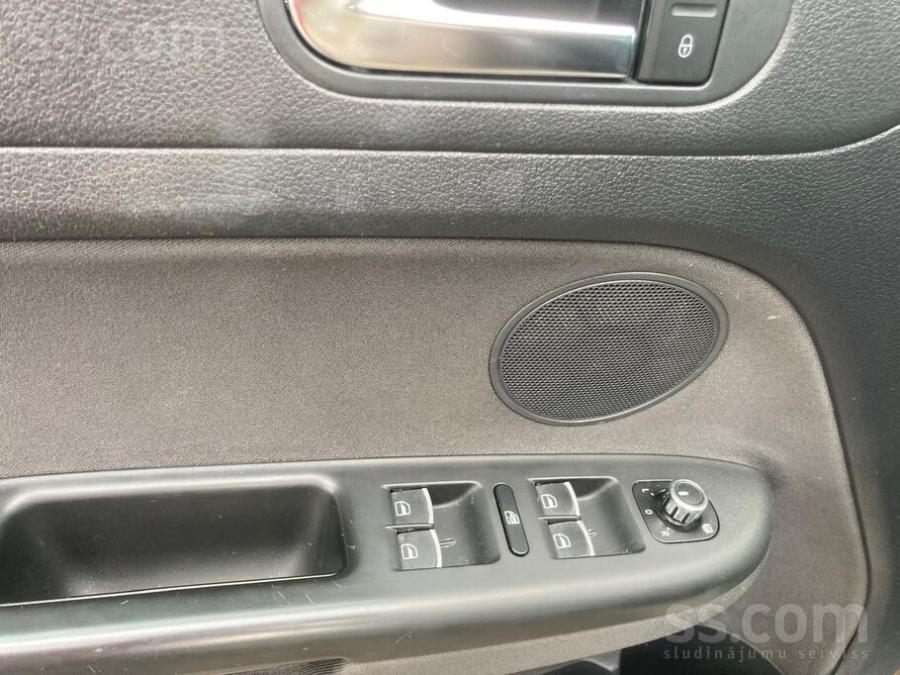 Pelēks Volkswagen Golf Plus 2011 Rīga, ar dzinēja tilpumu 2.00 L un nobraukumu 239 tūkst. km par 5600 €, foto 21 vietnē AUTOMOTO.COM.LV